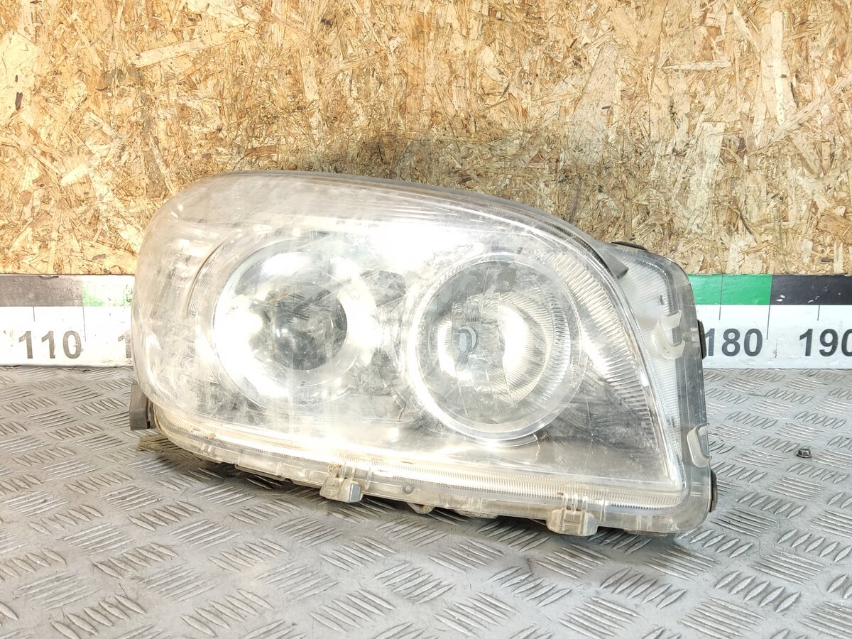 Фара правая TOYOTA RAV 4 2006 2013 8113042400