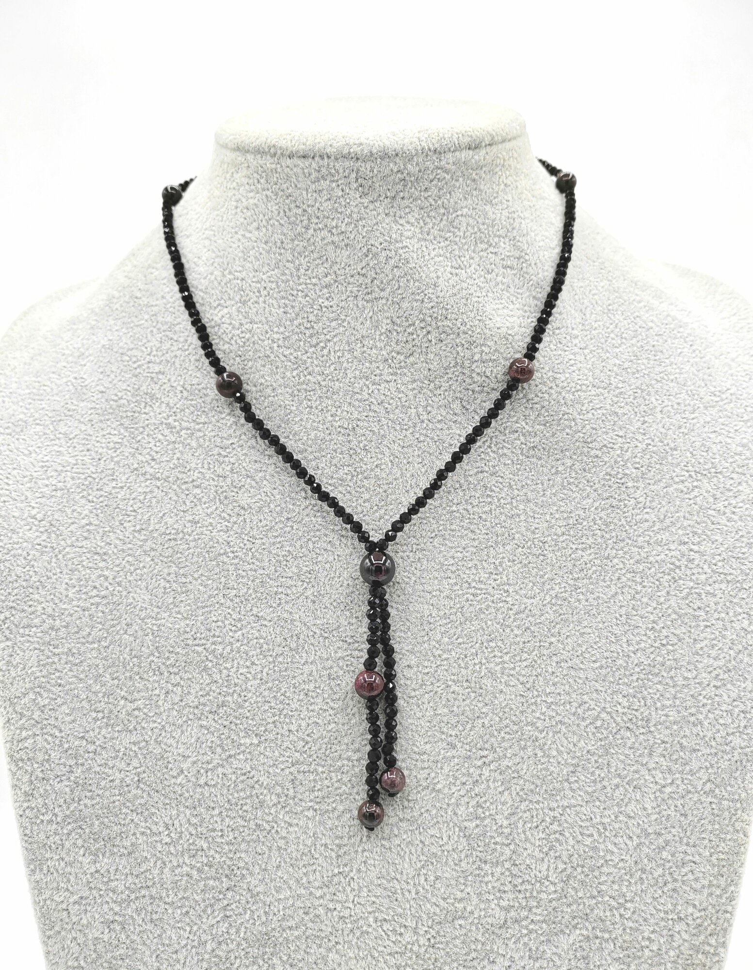 Колье, гранат, шпинель синтетическая