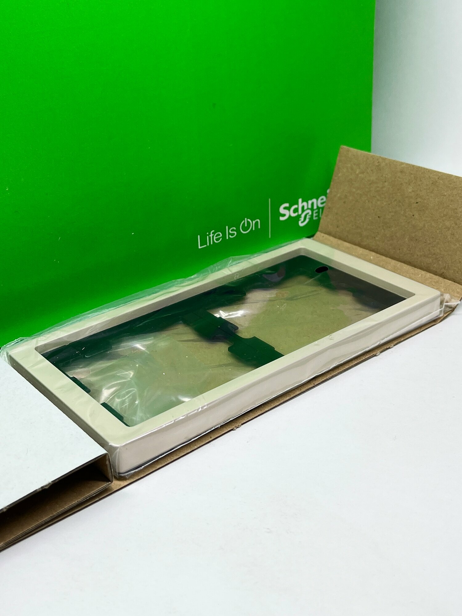 Рамка 2 постовая Schneider Electric MTN4020-6551 Merten D-Life шампань