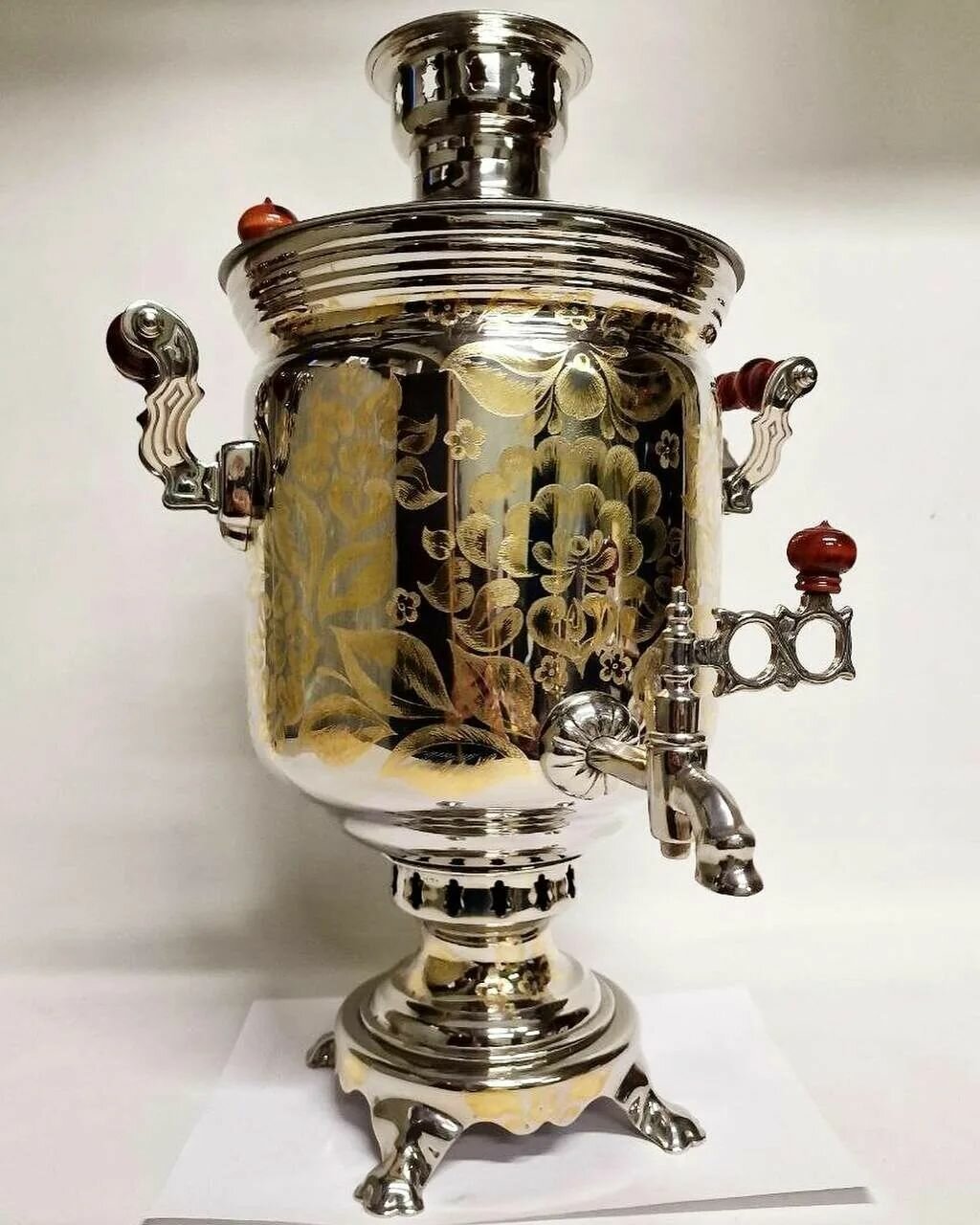 Самоварчик комбинированный (угольный+электрический в одном) латунный никелированный толстостенный 5 литров. С ручной художественной гравировкой "Цветочек"