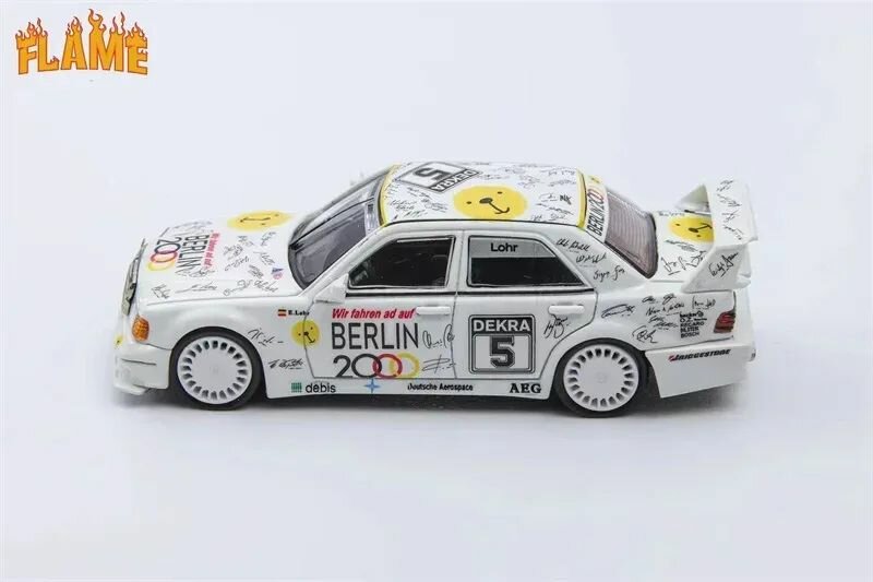 Машинка коллекционная Flame Model 1:64 Benz 190E W201 2.5-16 Evo Berlin 2000 64FLM0010