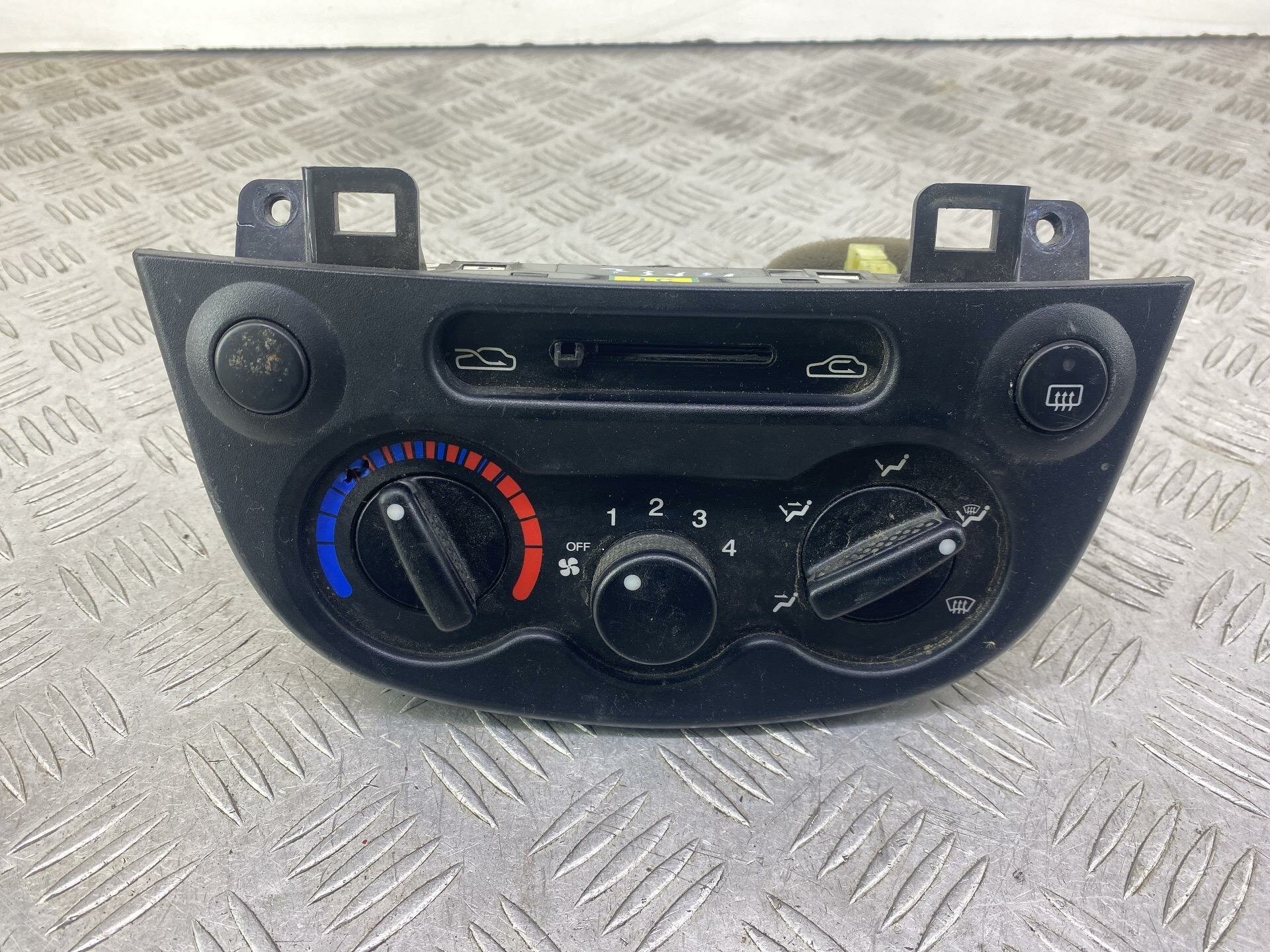 Блок управления печки/климат-контроля Chevrolet Spark M300 2012