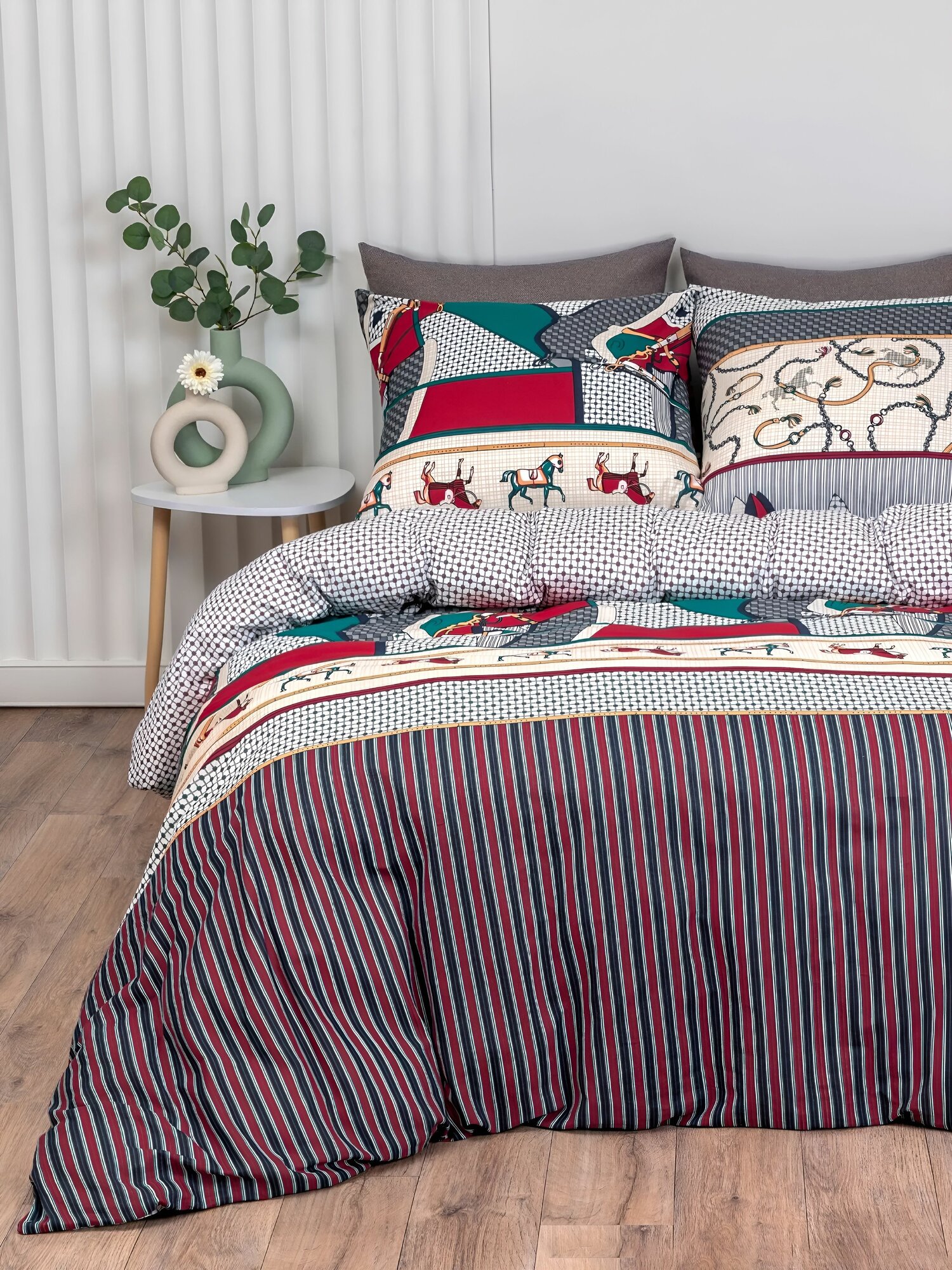 Комплект Постельного Белья. Хорошее, Качественное, Мягкое На Кровать, Матрас, Диван. Набор Простыня, Наволочки, Пододеяльник. Большое. Семейное. Бязь. Серая Кавалькада 215х240.