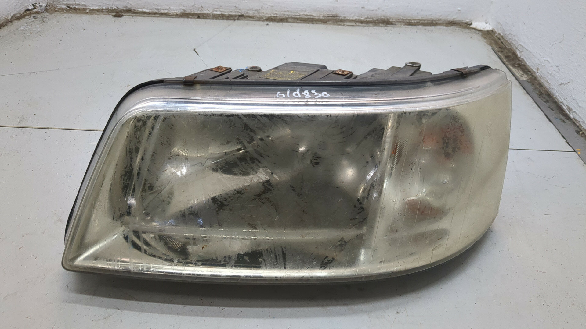 Фара (передняя) левая Volkswagen Transporter 5 Б/У