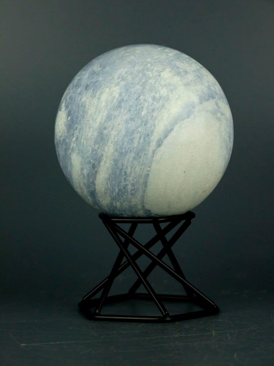 Голубой кальцит Шар диаметр 72 мм - Источник мира и канал общения с Вселенной