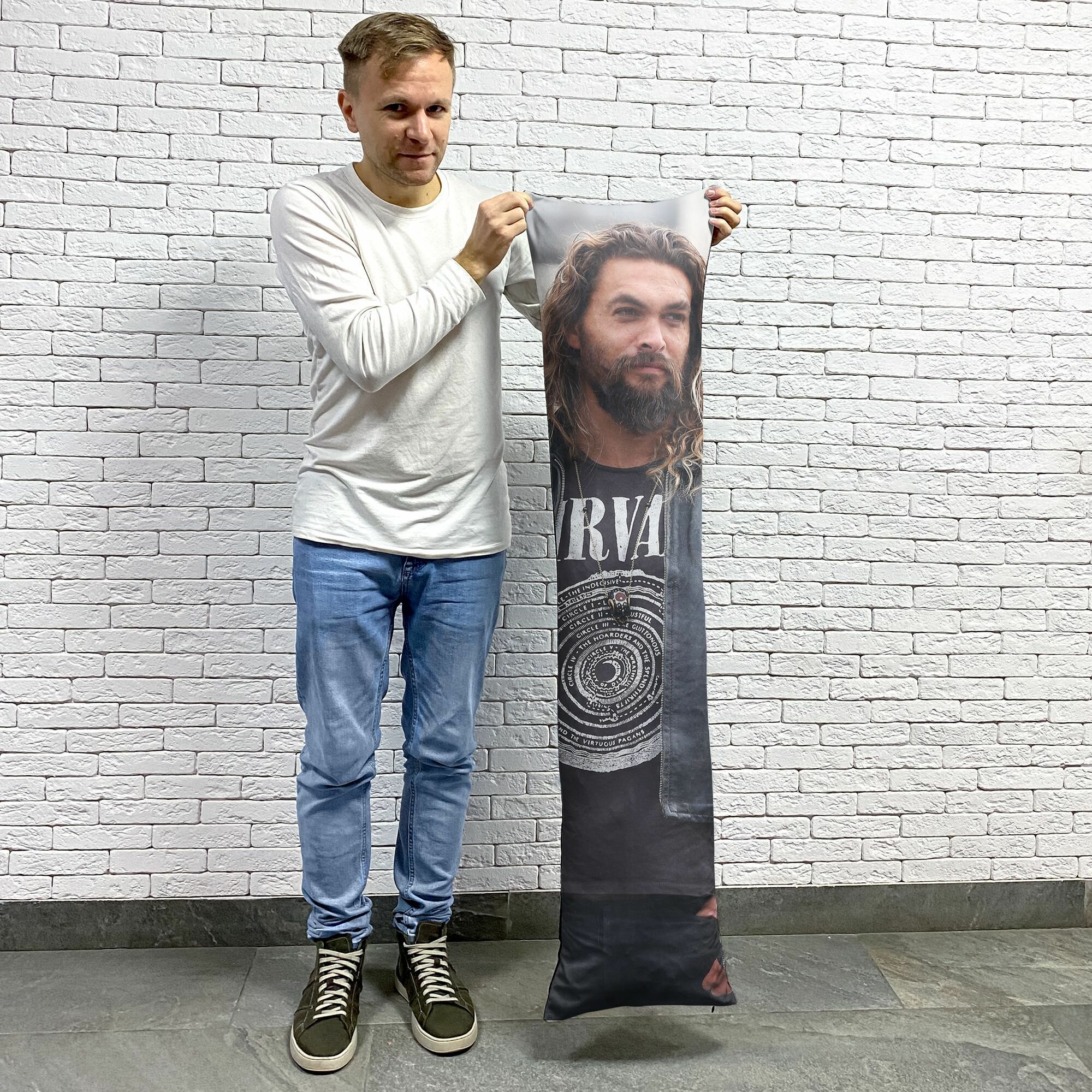Подушка дакимакура Джейсон Момоа 35x140 см