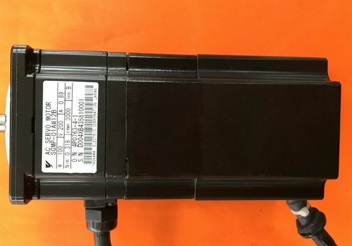 Модуль YASKAWA AC SERVO MOTOR SGMP-01AW12B ORIGINAL