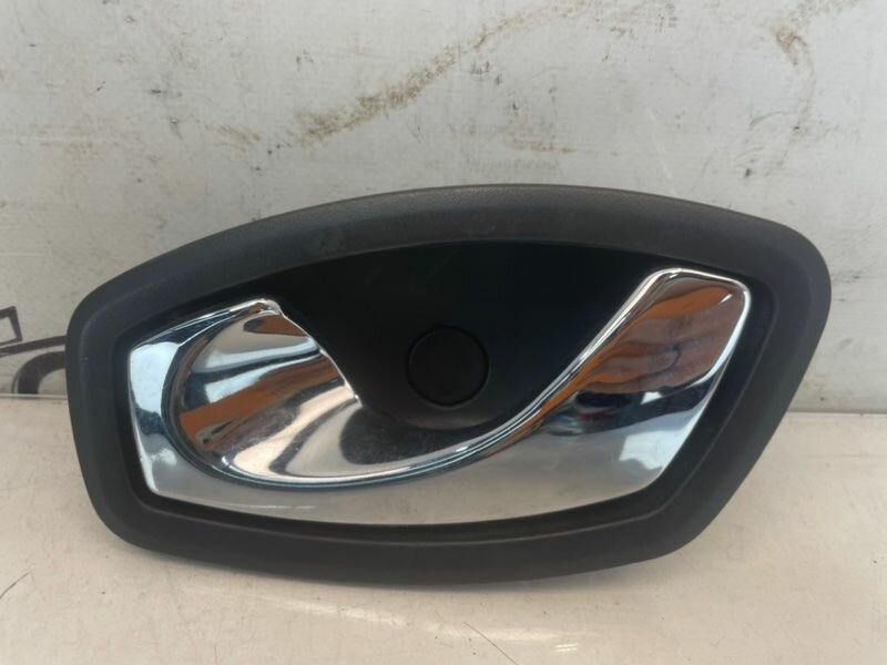 Ручка двери внутренняя Renault Fluence 2013 806710001R L30R H4MD729, задняя левая (с пробегом)