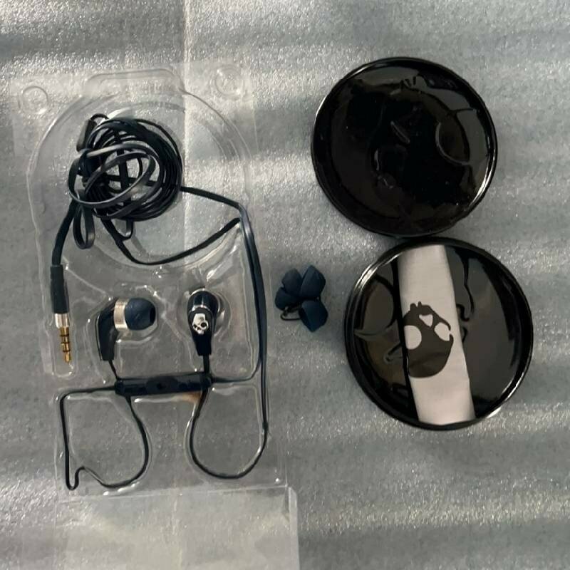 Wired ear inear headphones tpe cable with microphone for gaming and calls black