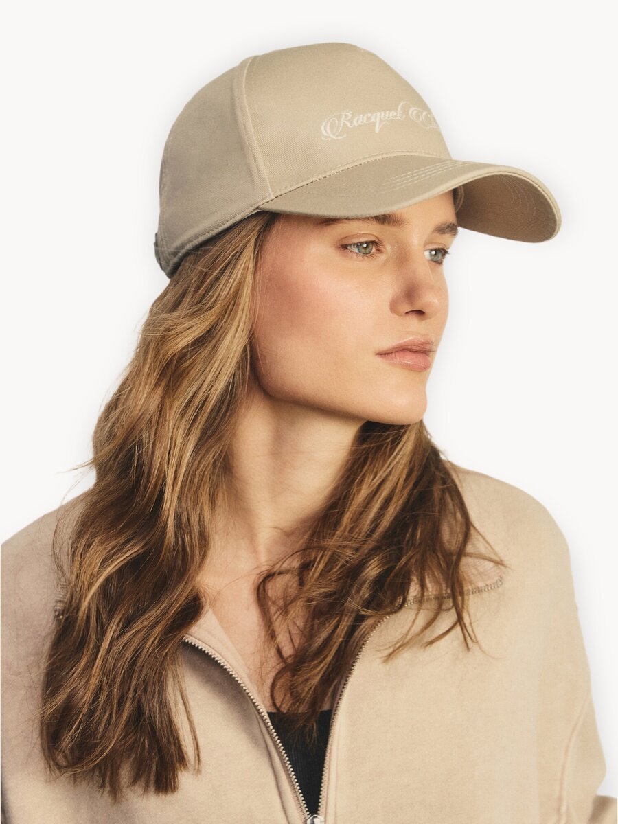 Бейсболка для женщин