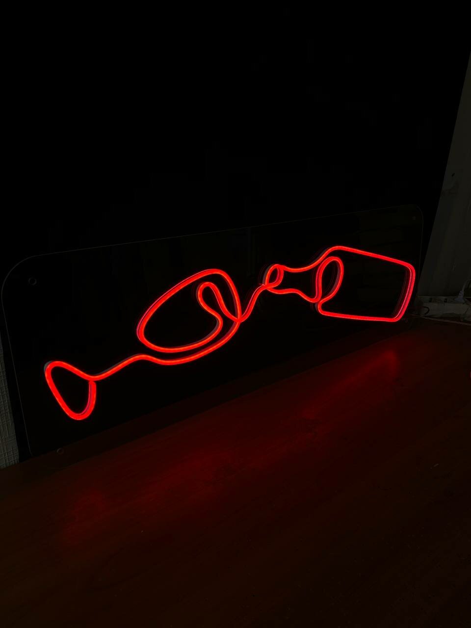 Неоновая вывеска Бокал / Размеры: 250х630 мм