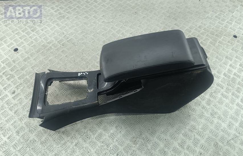 Подлокотник Peugeot 407