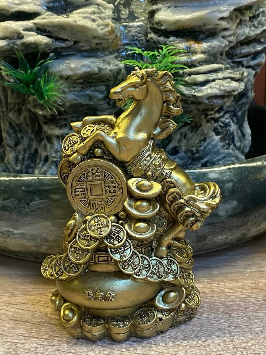 Статуэтка девять драконов "Лошадь на вазе богатства", фен-шуй, золотистая, полистоун