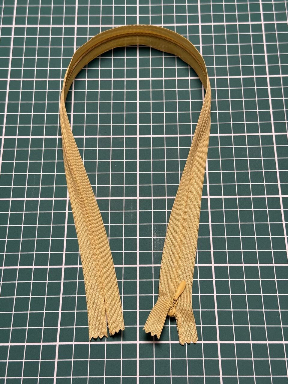 Молния Потайная , замок автомат, цвет оливковый, 30 см, цена за 1 штуку.