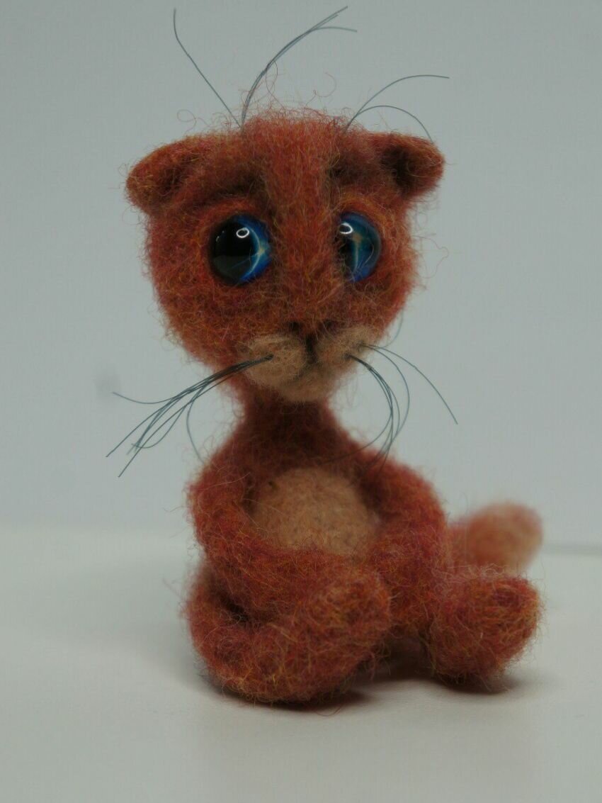 Котик интерьерный (8 см) валяная игрушка из шерсти, эксклюзивный Котик ручная работа, натуральная шерсть, 8 см