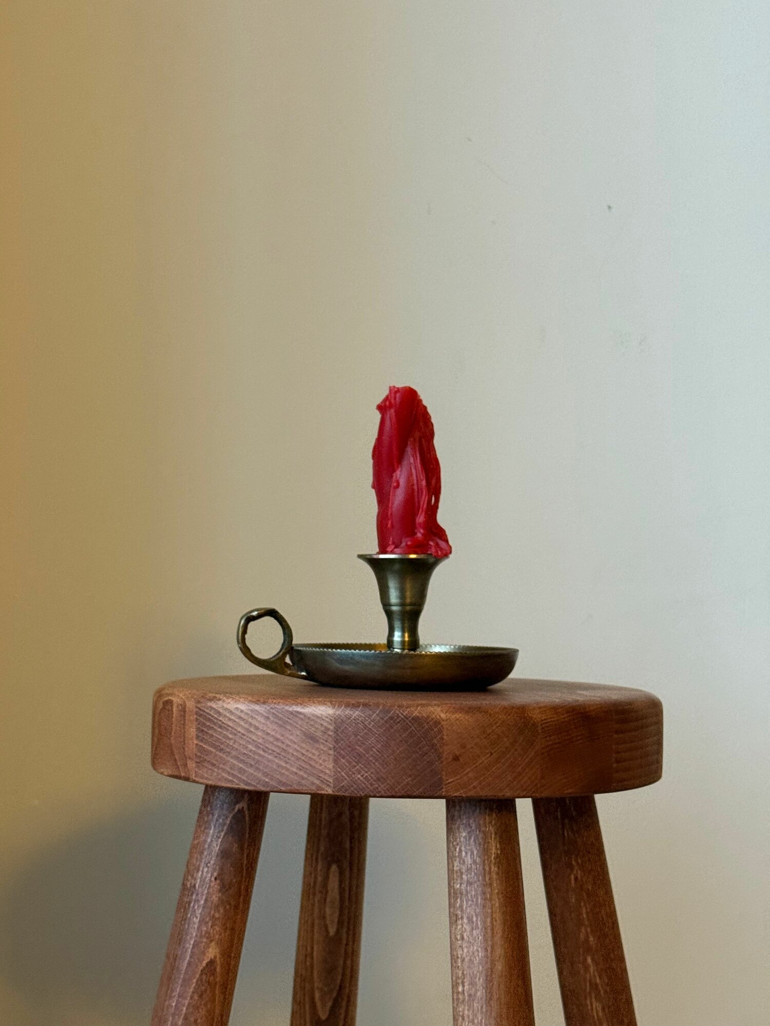 Деревянный табурет из бука в скандинавском стиле темный DAPA Designs