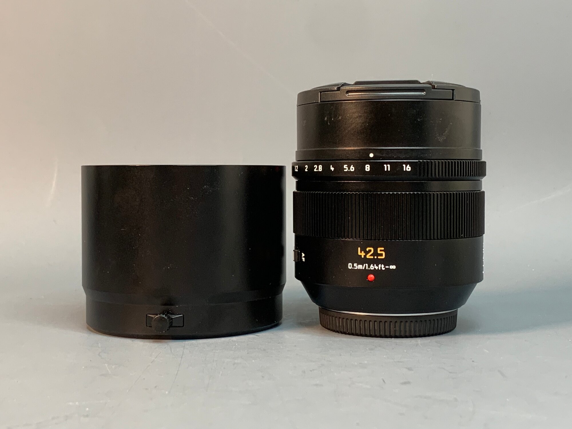 Panasonic Nocticron 42.5mm f/1.2 Asph DG O.I.S.