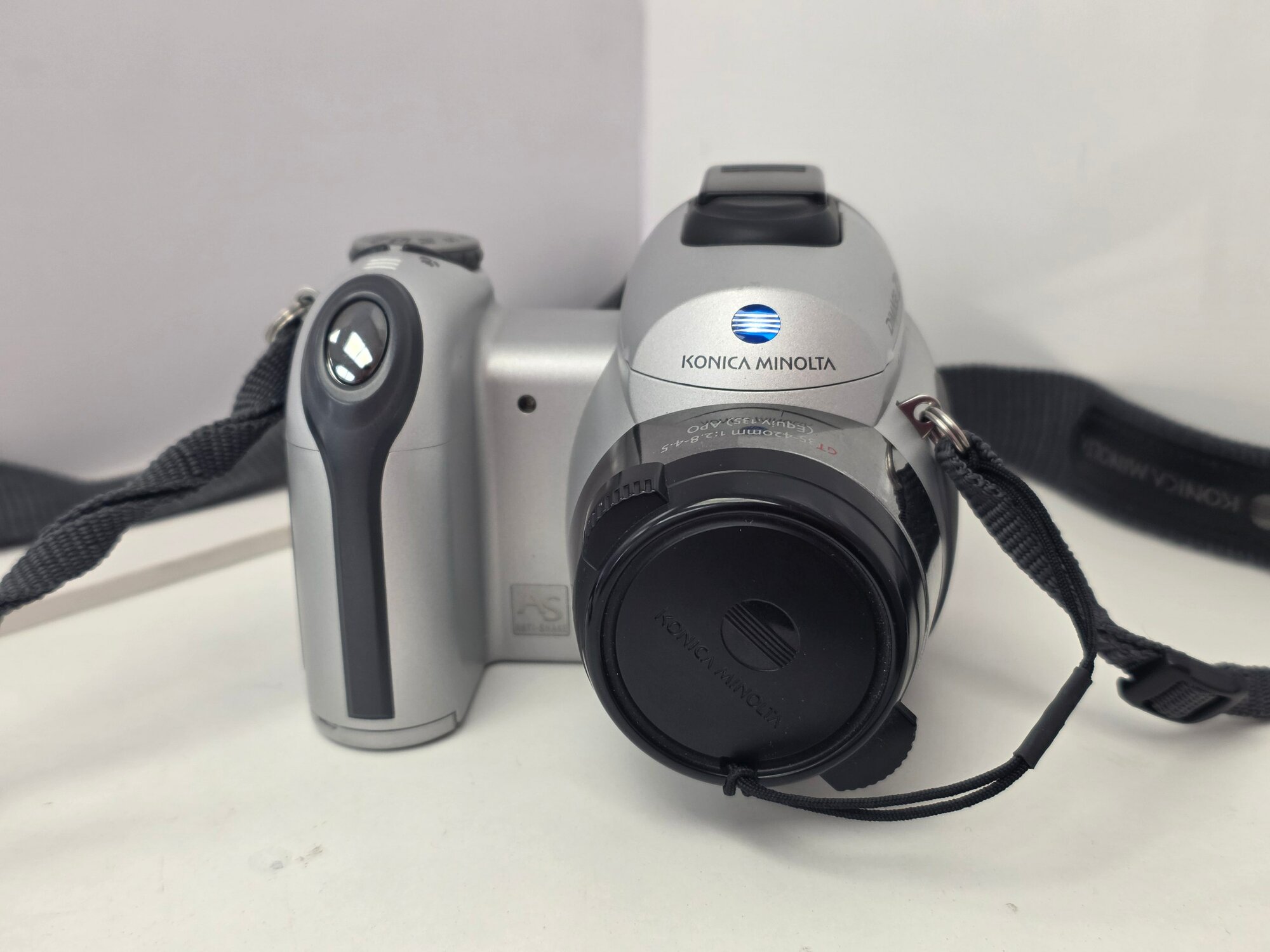 Фотоаппарат Konica Minolta "DiMAGE Z3", оптический зум 12x, 4x цифровой