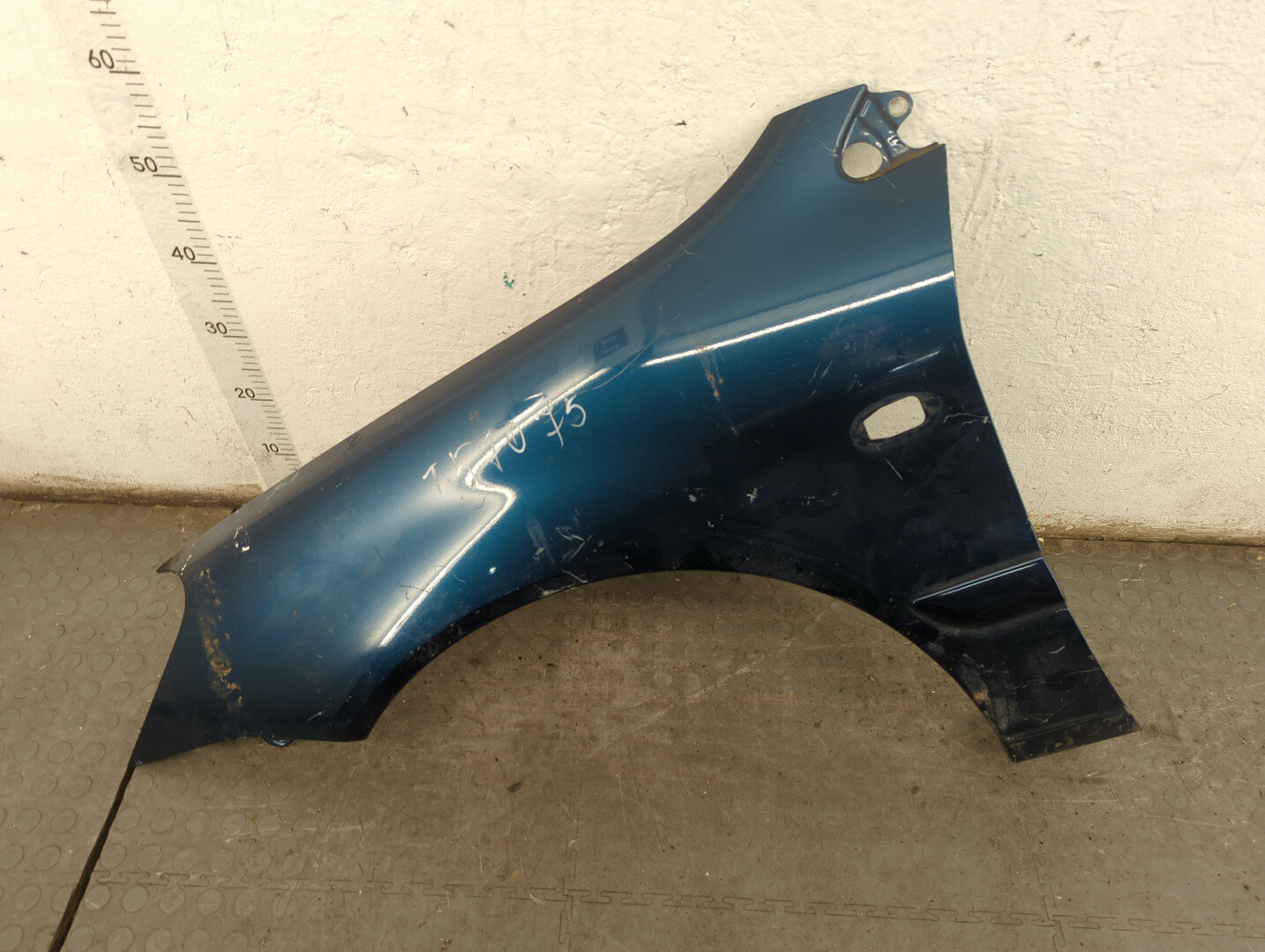 Крыло левое переднее Mitsubishi Lancer 9 Б/У