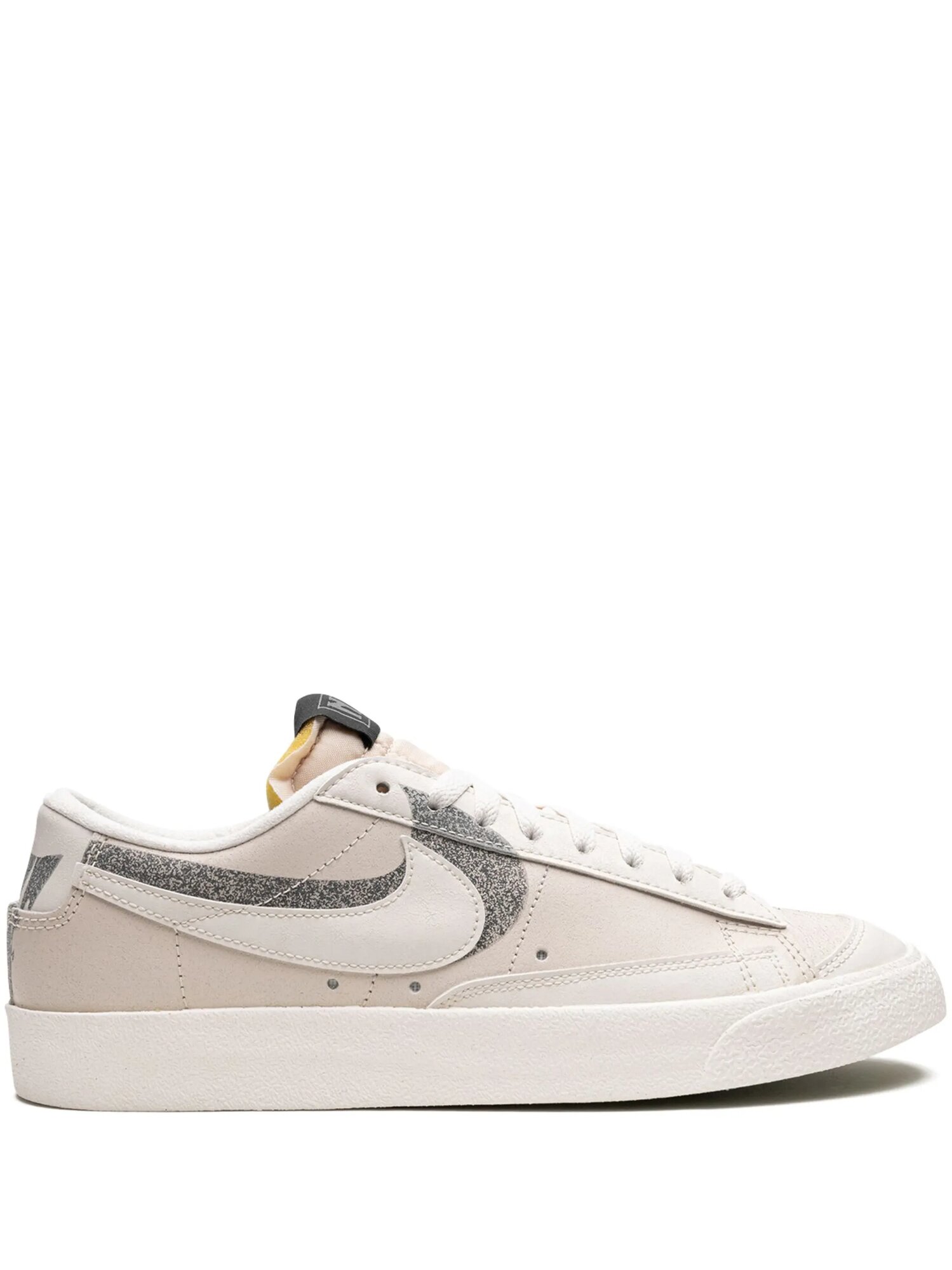 Кроссовки NIKE Blazer Low, размер 15 US, коричневый
