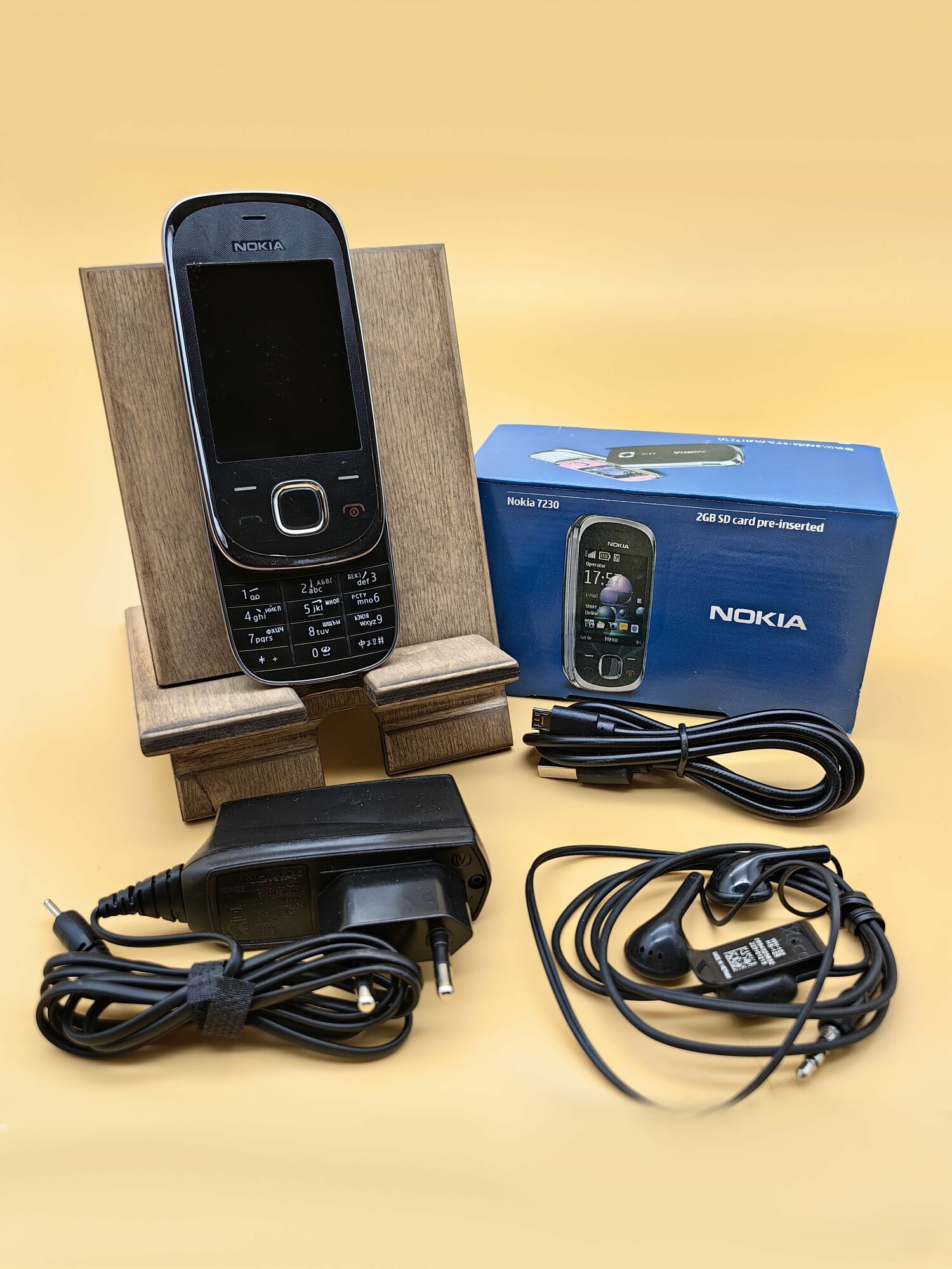 Мобильный раритетный кнопочный телефон слайдер Nokia 7230, Черный