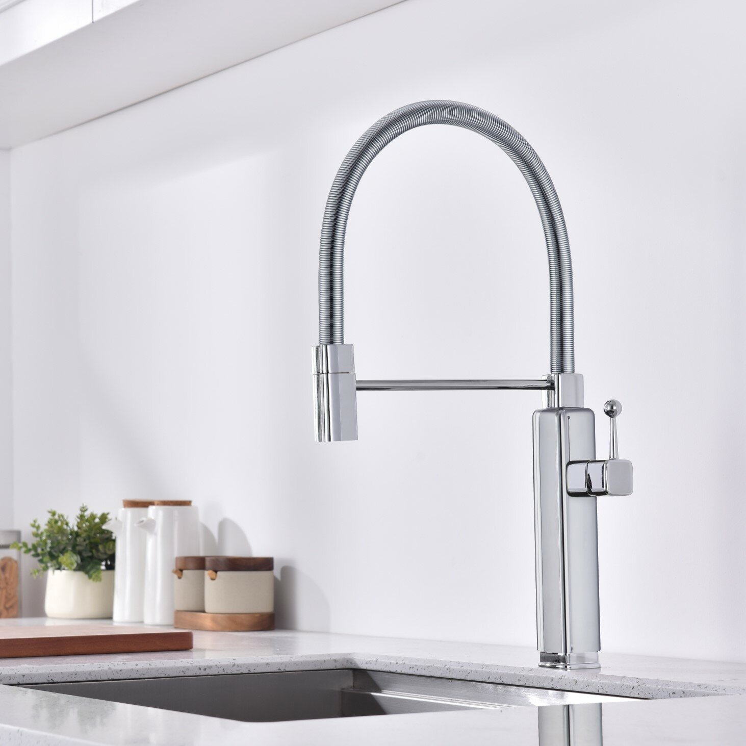 Смеситель для кухни Vincea VKF-101CH хром, поворотный гибкий шланг