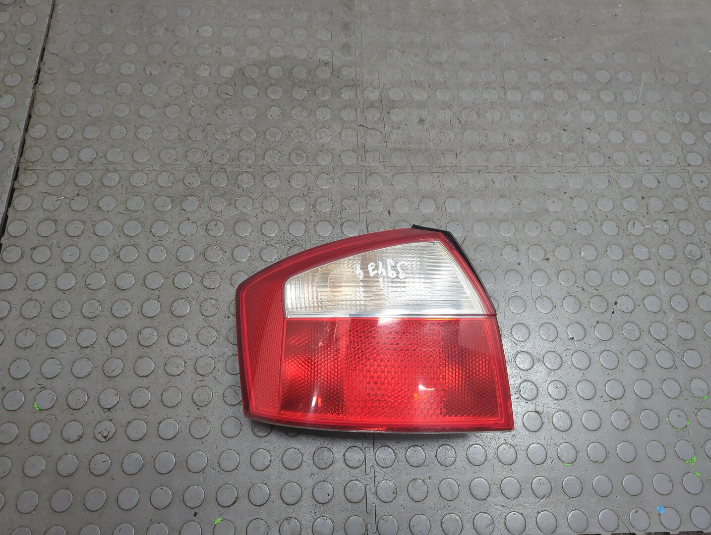 Фонарь (задний) левый Audi A4 (B6) Б/У