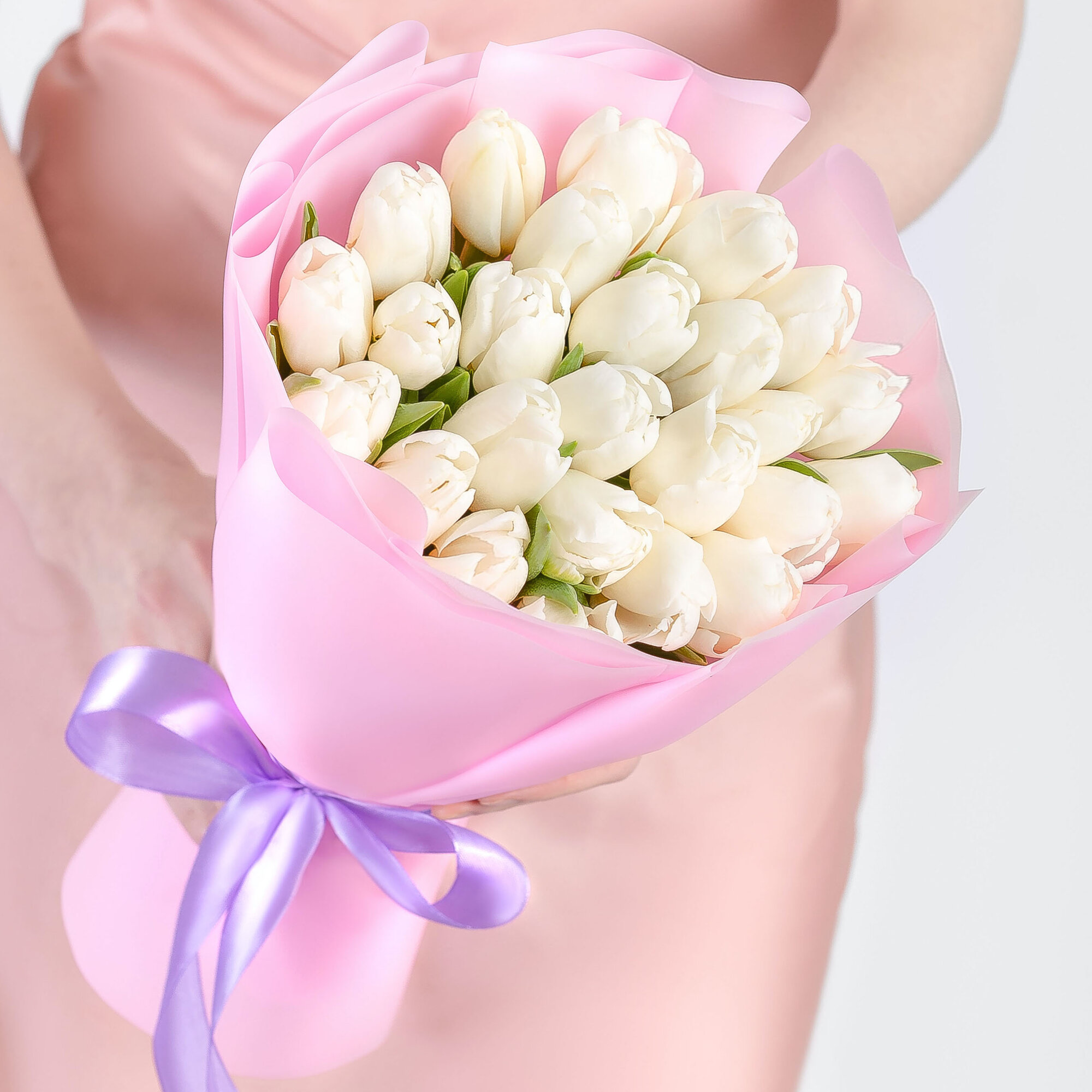 Букет Мегацвет24 "Белые Тюльпаны", 25 шт, дизайнерская упаковка