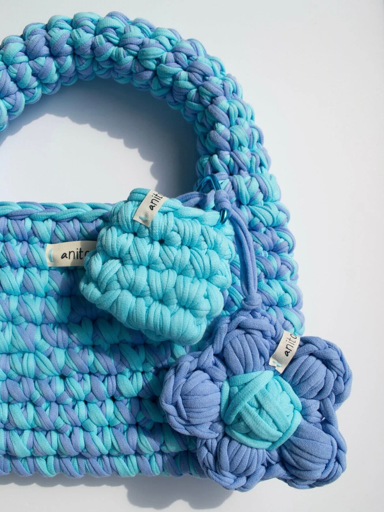 Сумка багет  anitochka.shop, с брелком-цветком и чехлом для наушников, лазурный и васильковый