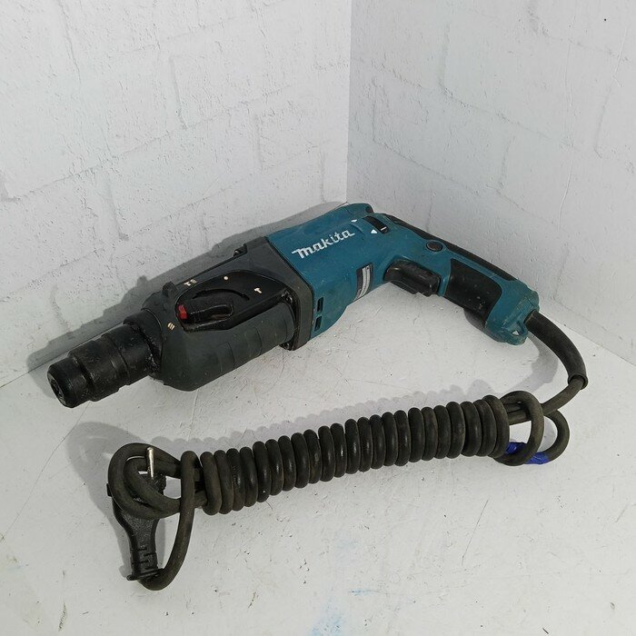 Перфоратор Makita HR2470