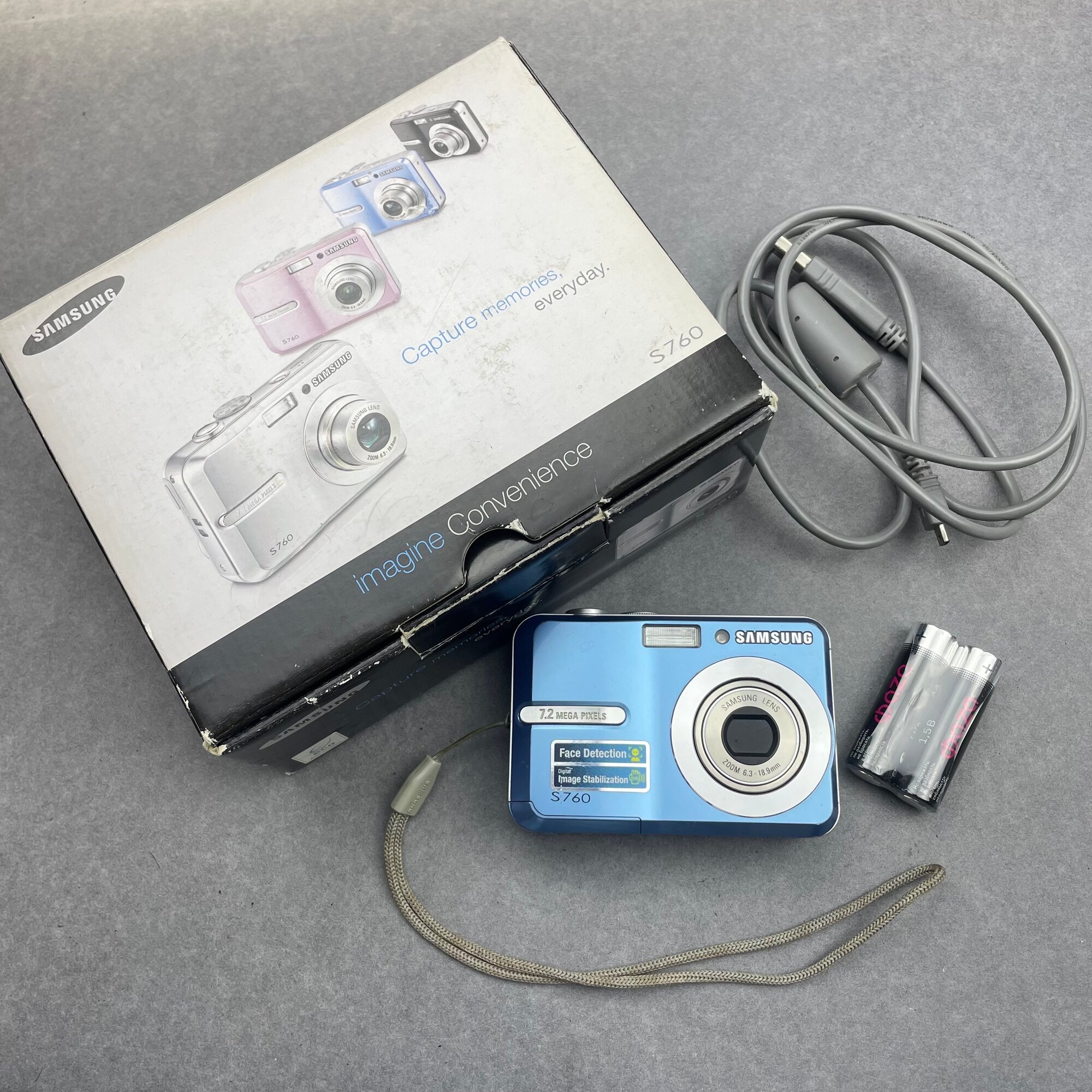 Цифровой компактный фотоаппарат Samsung S760, голубой