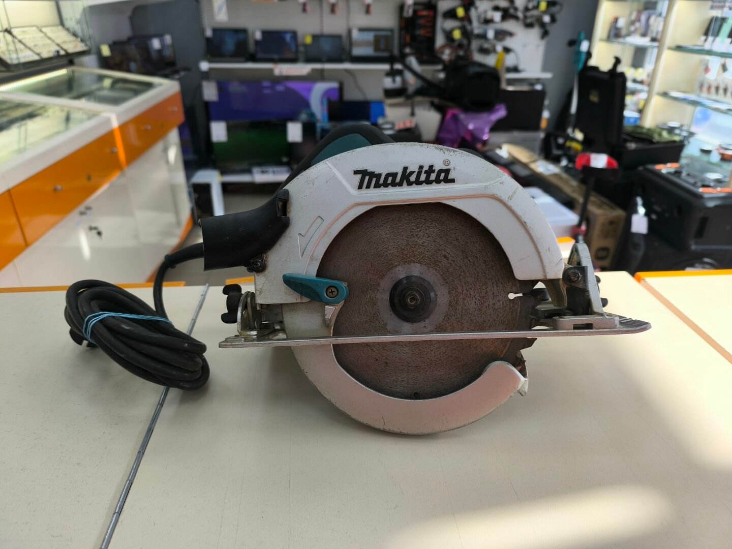 Makita HS7601 Пила дисковая, б/у, уценка