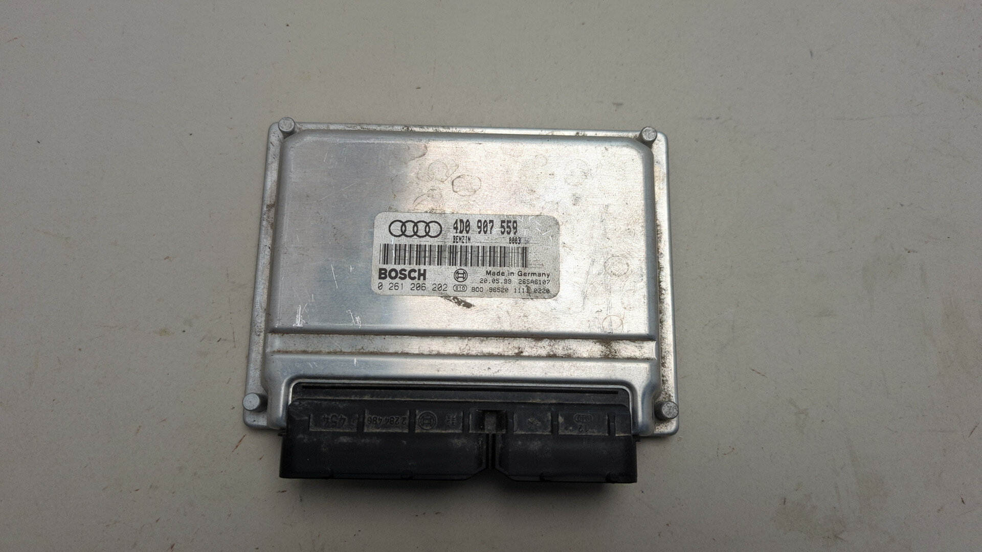 Блок управления двигателем Audi A8 (D2) Б/У