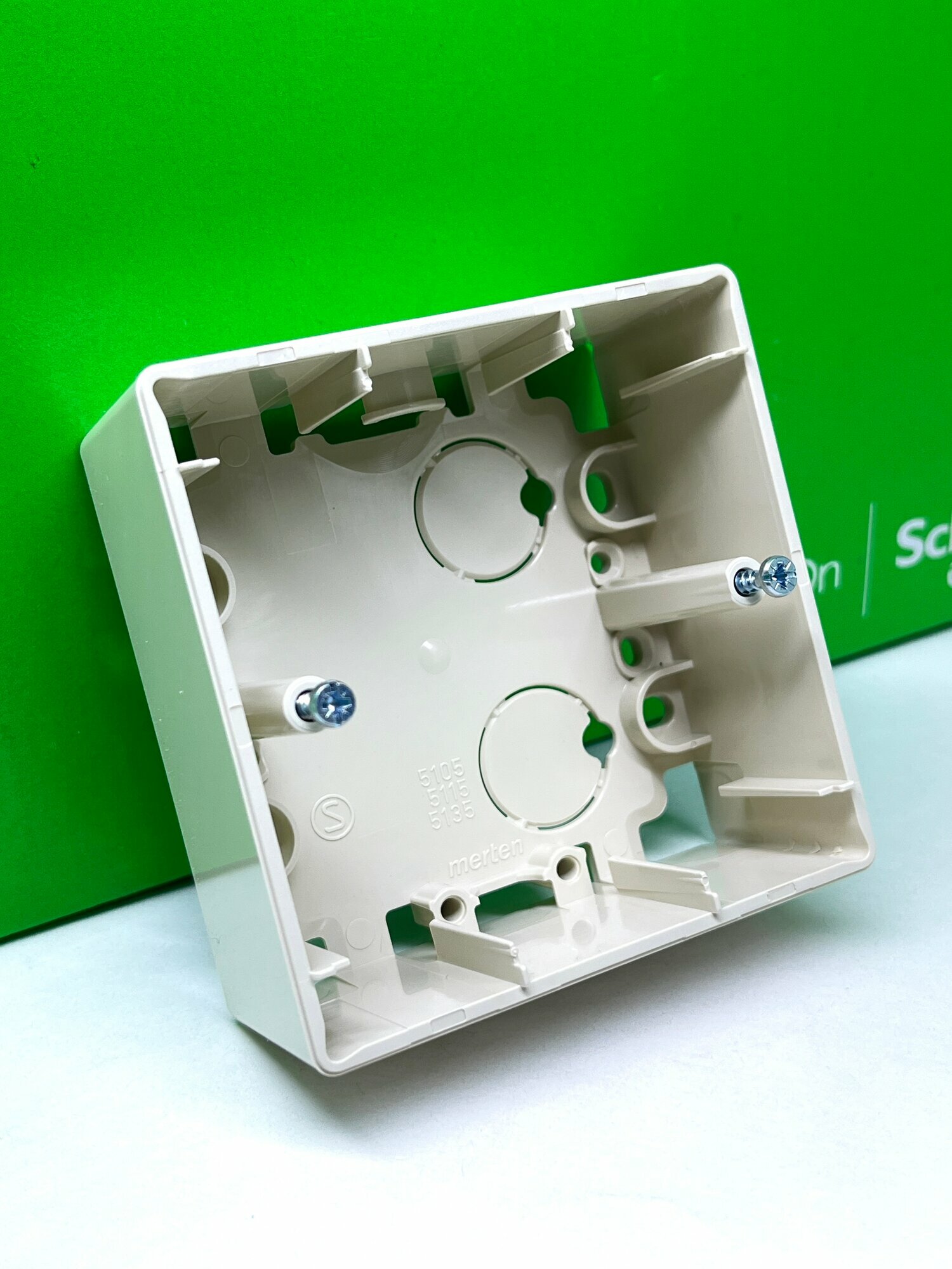 Корпус Д/ОТК. Монтажа, 1 пост бежевый Merten Schneider Electric MTN513544