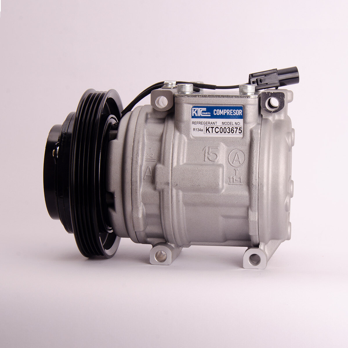 Компрессор Toyota 90/98г8832012520 4PK без коллекторов (3675)