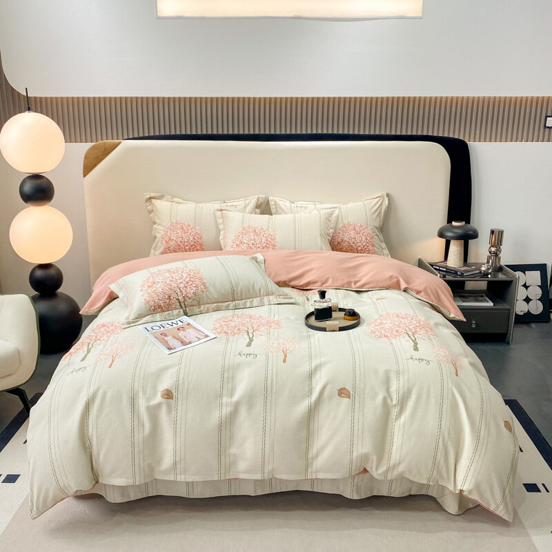 Осенне-зимний четырехпредметный комплект простого утепленного постельного белья из полиэстера и хлопка с принтованными простынями и пододеяльником от Nantong Home Textiles.