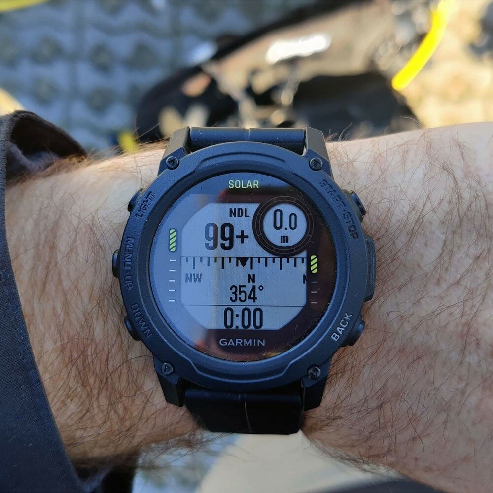Смарт-часы для дайвинга Garmin Descent G1 Solar Sapphire Dive Computer Black 010-02604-12, с удлиненным ремешком, Европа