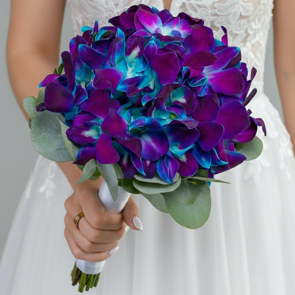 Букет невесты Мегацвет24 "Синяя орхидея Дендробиум", высота 15 см, под лентой