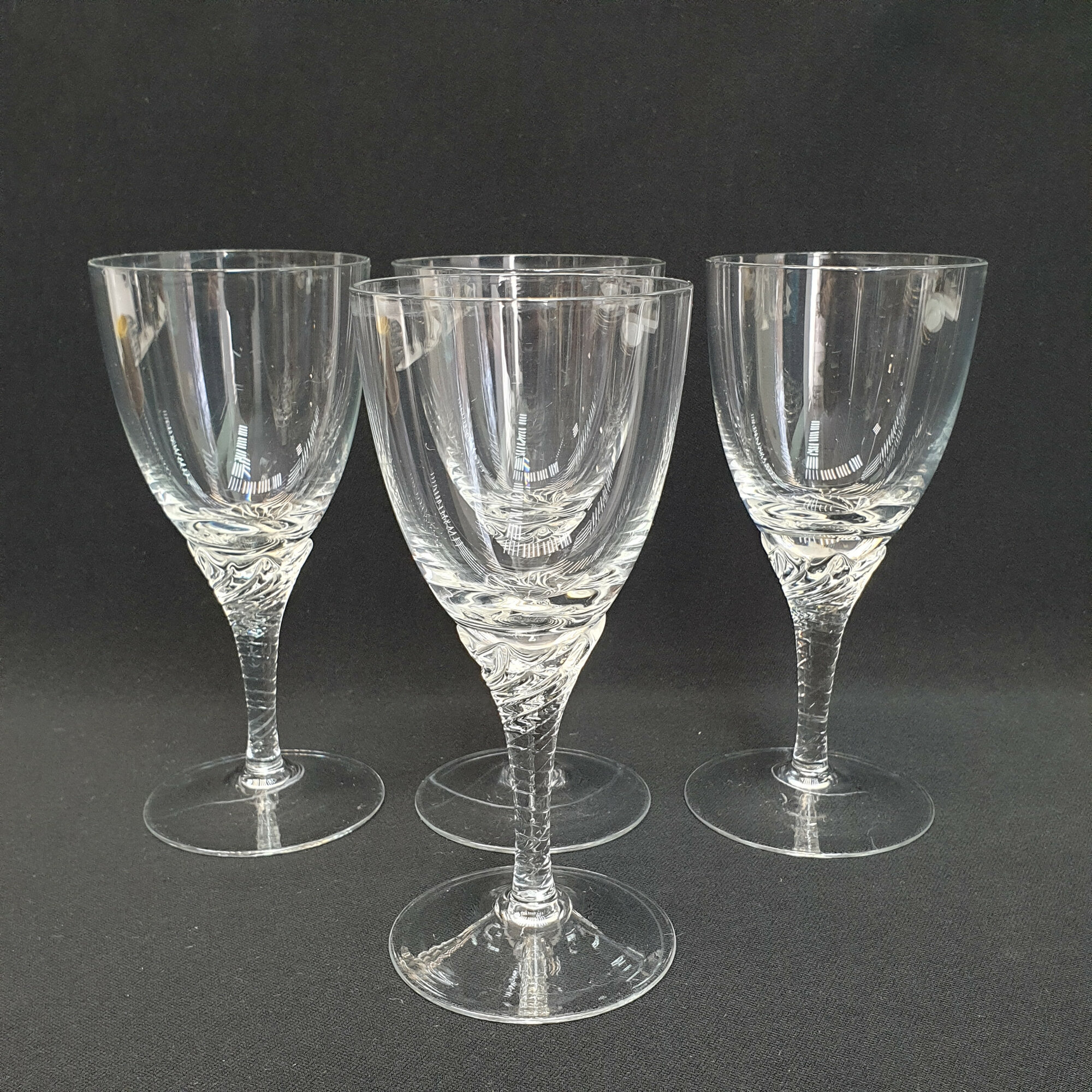 Винтажный набор из 4 хрустальных бокалов на витой ножке, 200 мл, СССР.