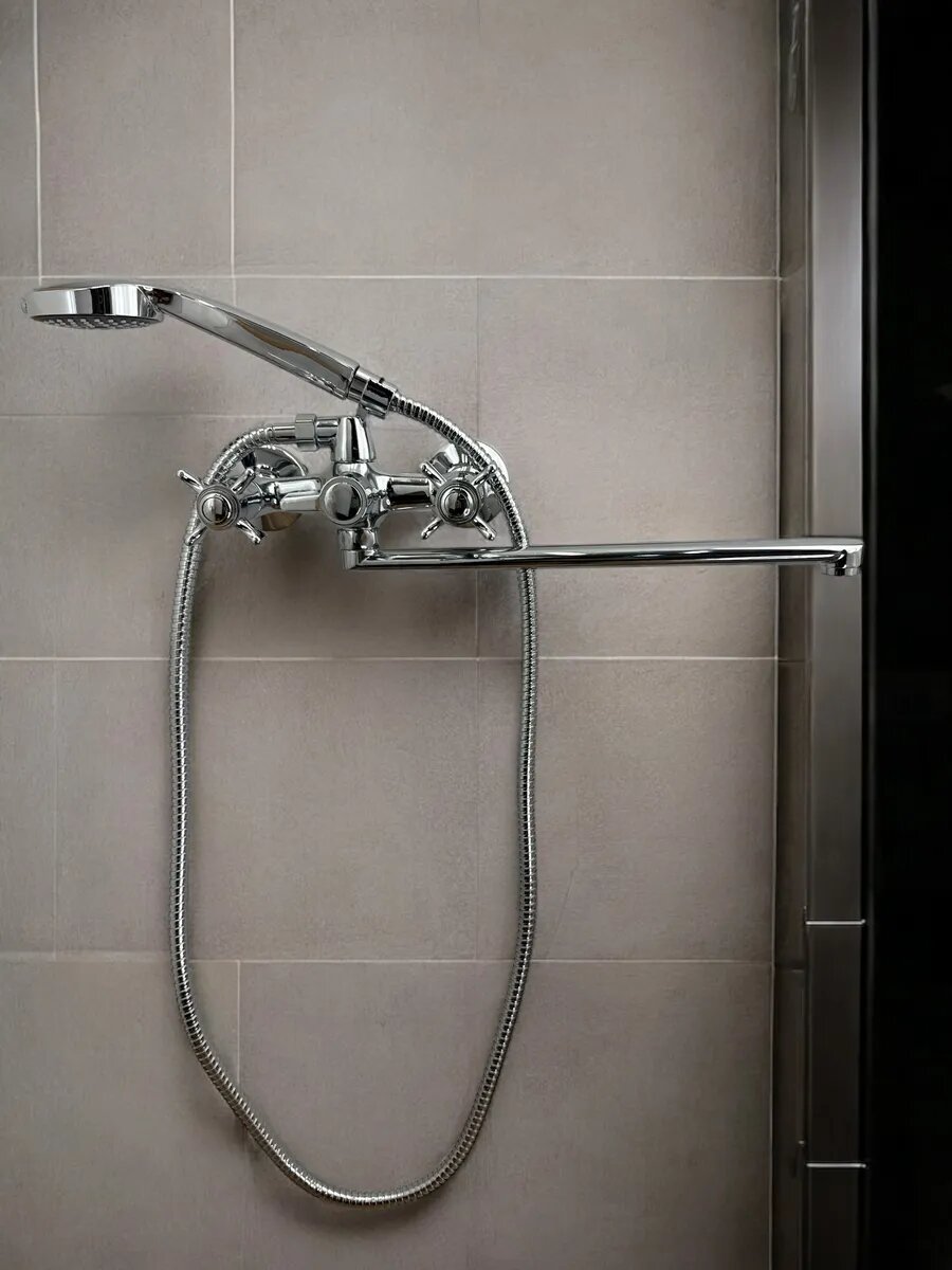 Смеситель для ванны хром, двухручковый