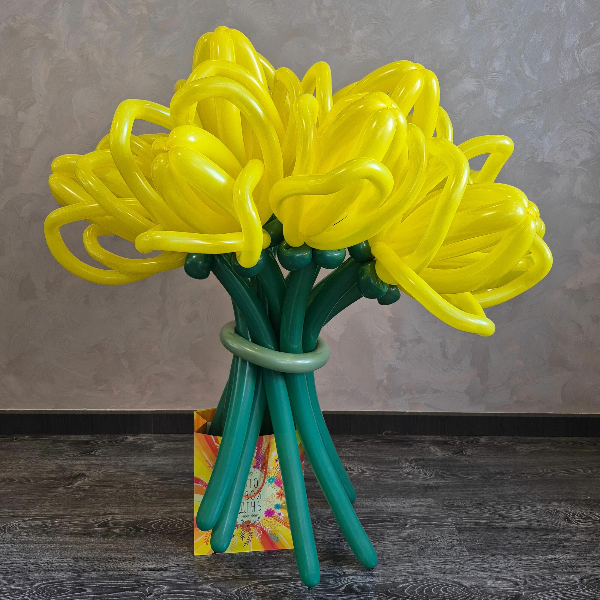 Букет разноцветных тюльпанов из шаров 11 шт. Шары с воздухов