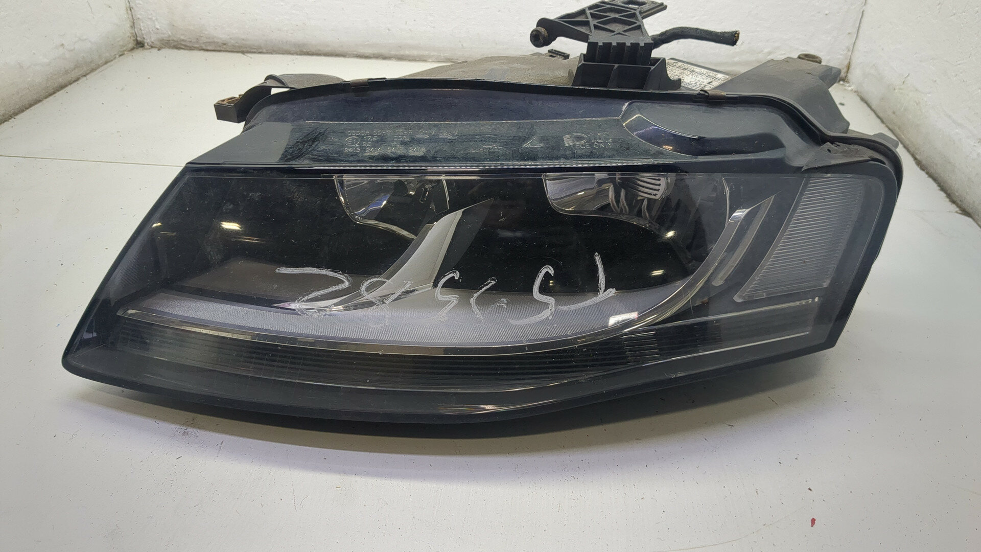 Фара (передняя) левая Audi A4 (B8) Б/У