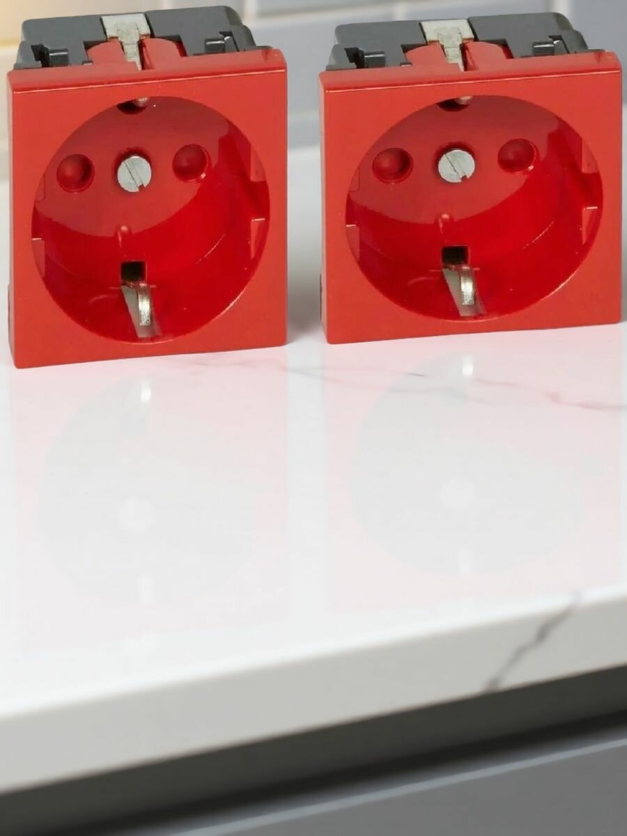 Legrand Mosaic Красная Розетка -2М с/з с замком 2шт, артикул 074132