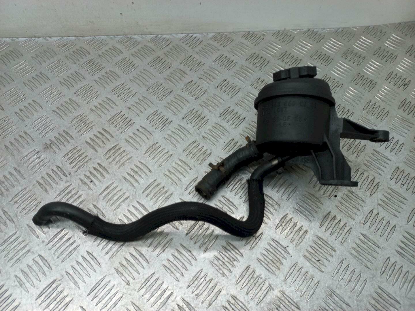 Бачок гидроусилителя Mercedes-Benz C W203 2001 A2034600083