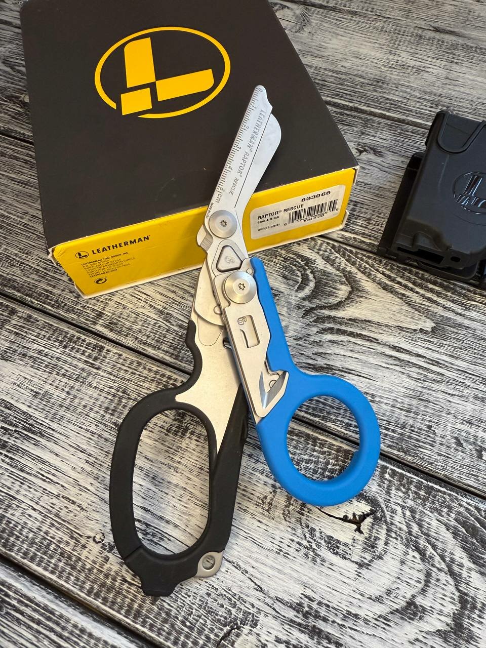 Мультитул Leatherman Raptor RESCUE Blue & Black 833066, 6 инструментов