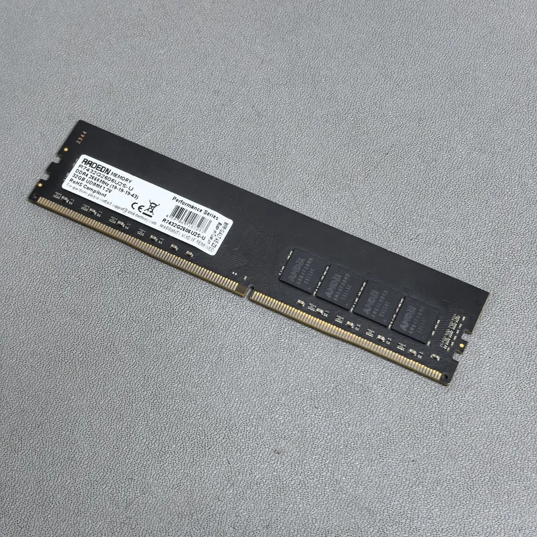 Оперативная память AMD Radeon R7 Performance Series 32 ГБ DIMM DDR4 2666 МГц, R7432G2606U2S-U