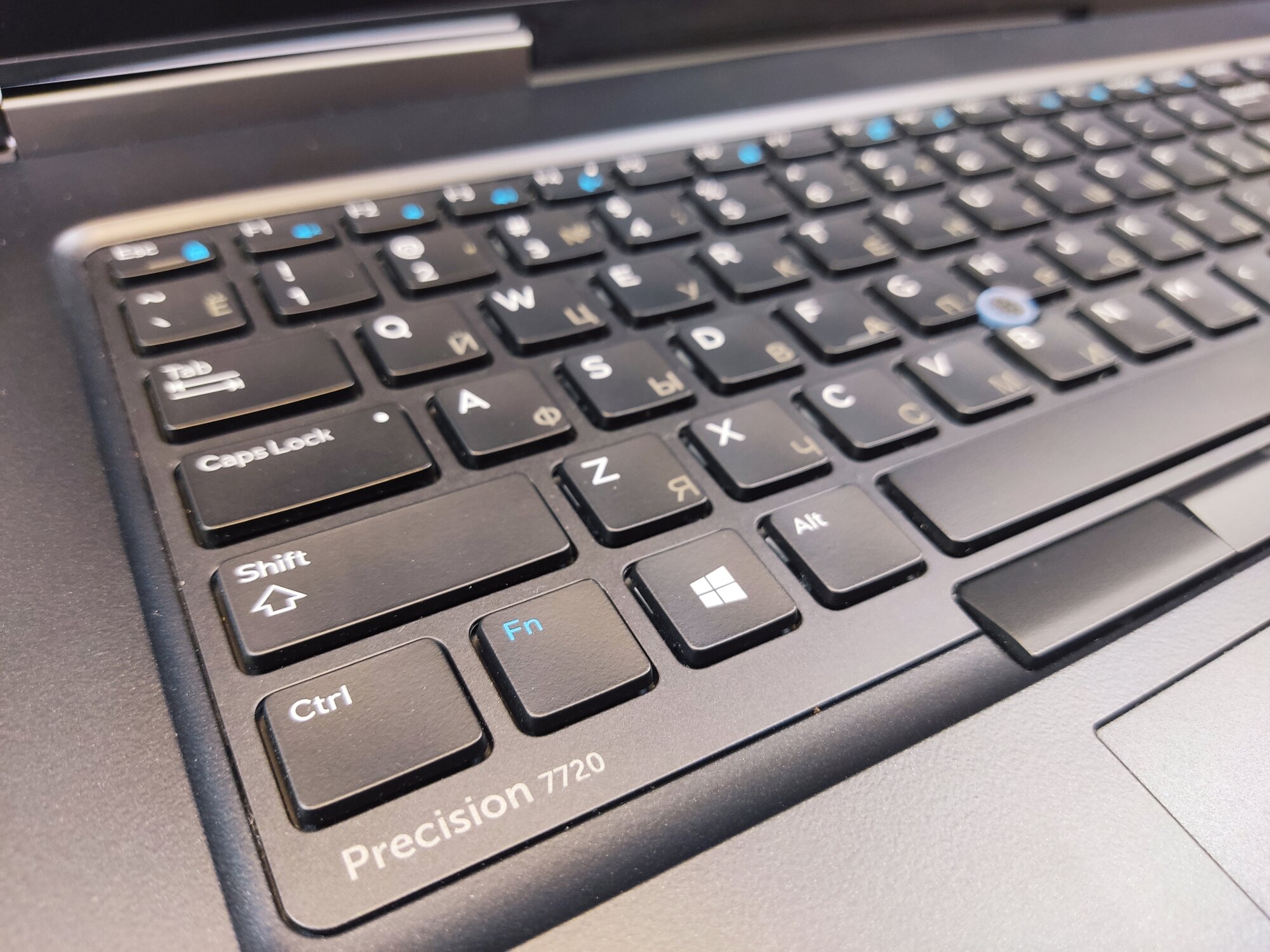 Ноутбук Dell Precision 7720 — фото 1