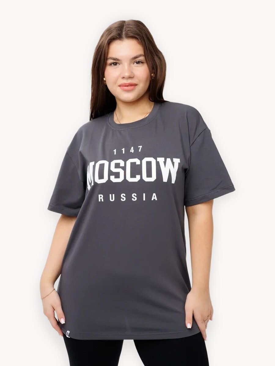 Футболка удлиненная базовая спортивная летняя женская футболка большого размера с принтом