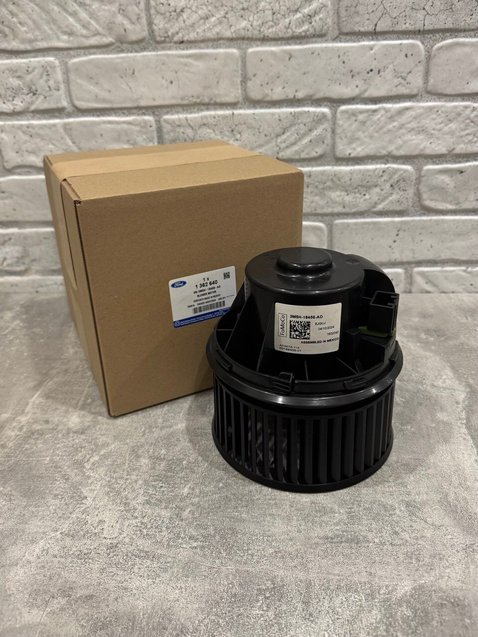 1362640 Оригинальный вентилятор отопителя Ford