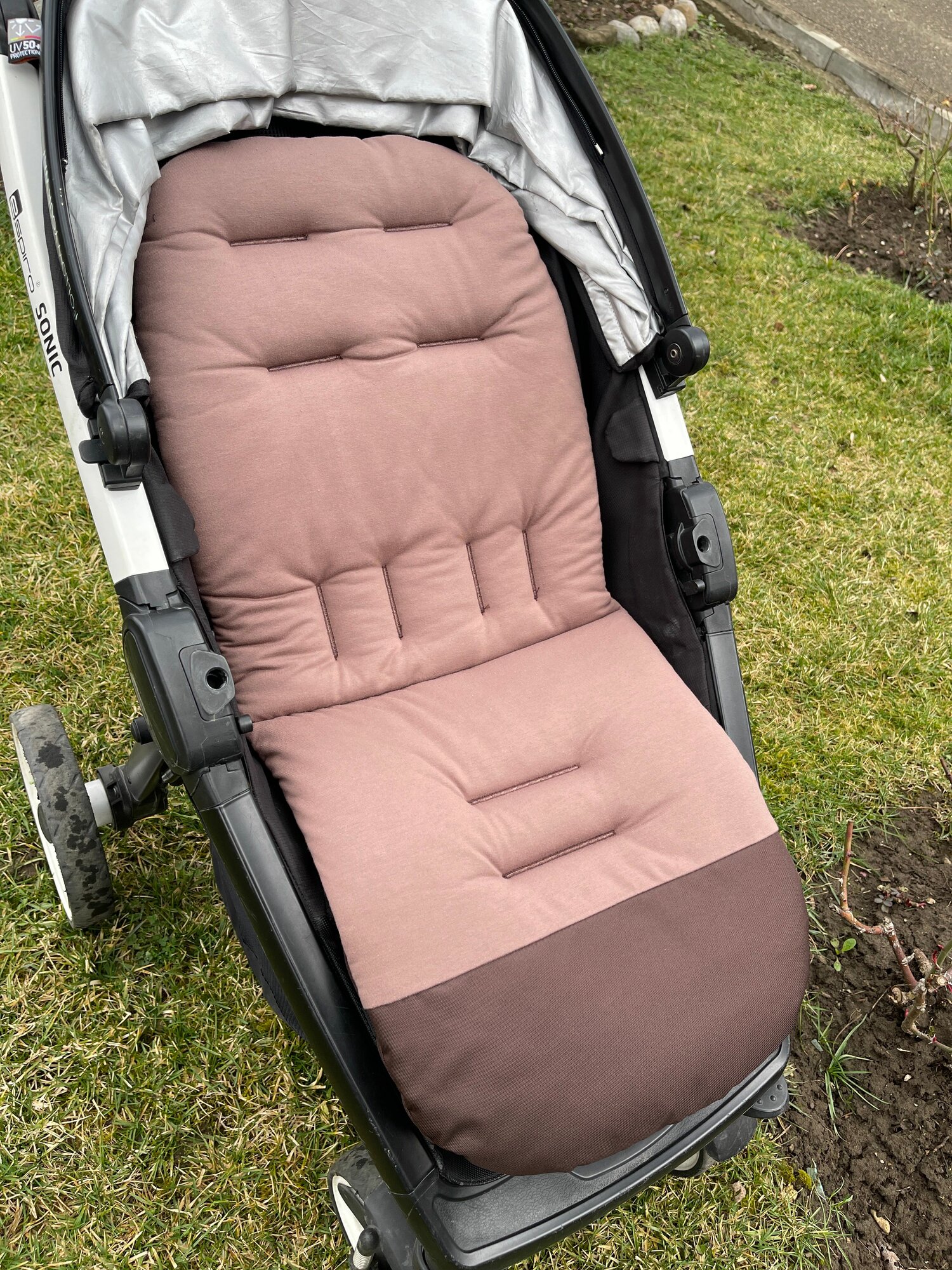 Матрасик в коляску прогулочную двусторонний весенний летний с креплением на колску